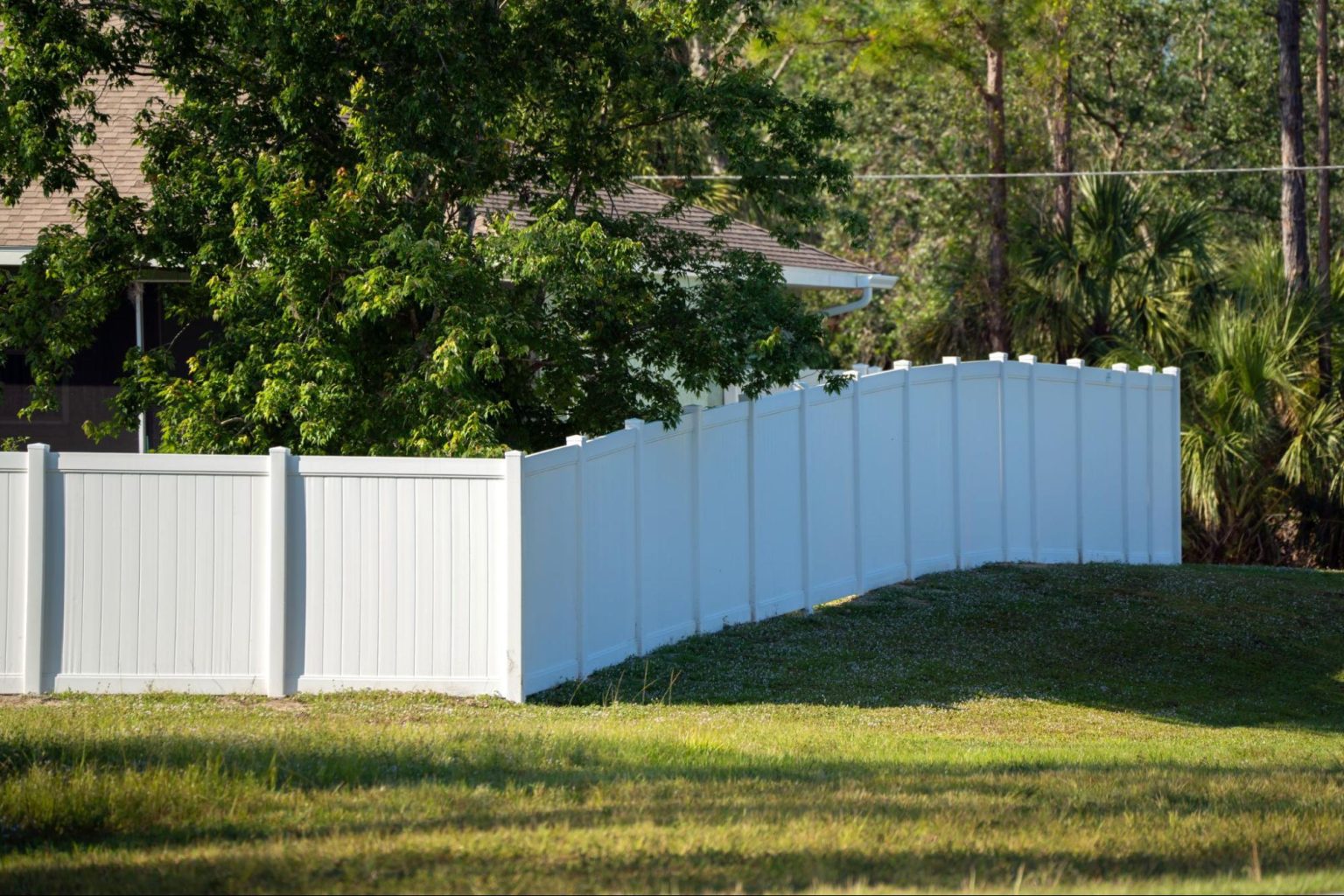 How to Install a Backyard Fence on a Budget